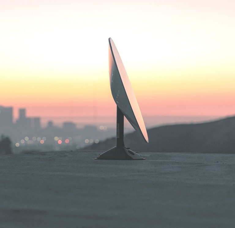 SpaceX to Cut Cost of Starlink Broadband Satellite Dish in Half ...